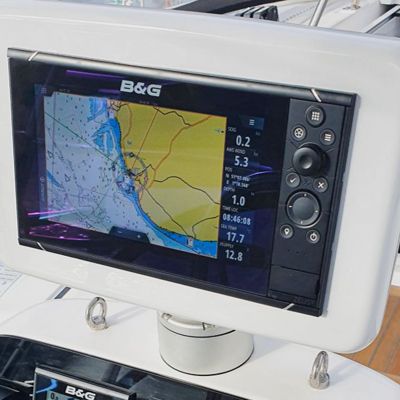 Hvordan montere kartplotter i seilbåt? - Seatronic